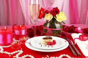 Romantic Dinner Table Ideas for Setting and Decoration | Founterior